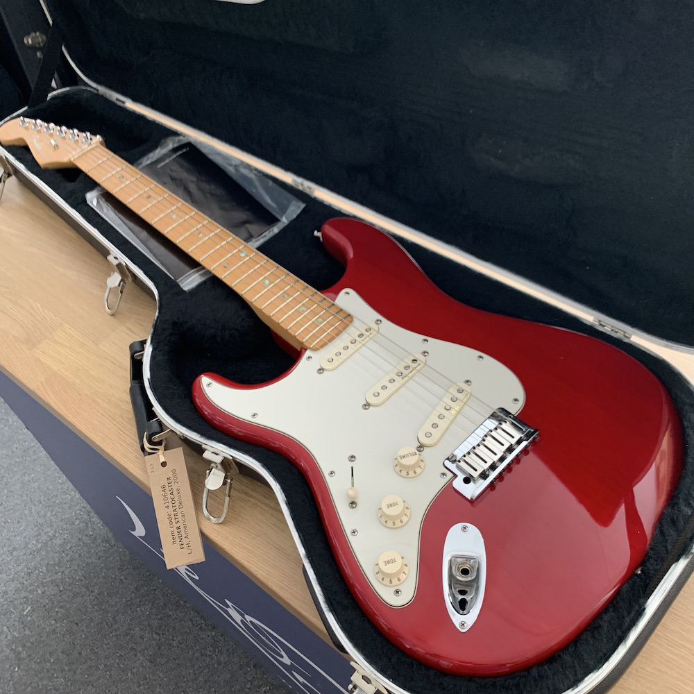 Fender American Deluxe Stratocaster USA 2000 LEFT HANDED – Leo & Ted’s ...